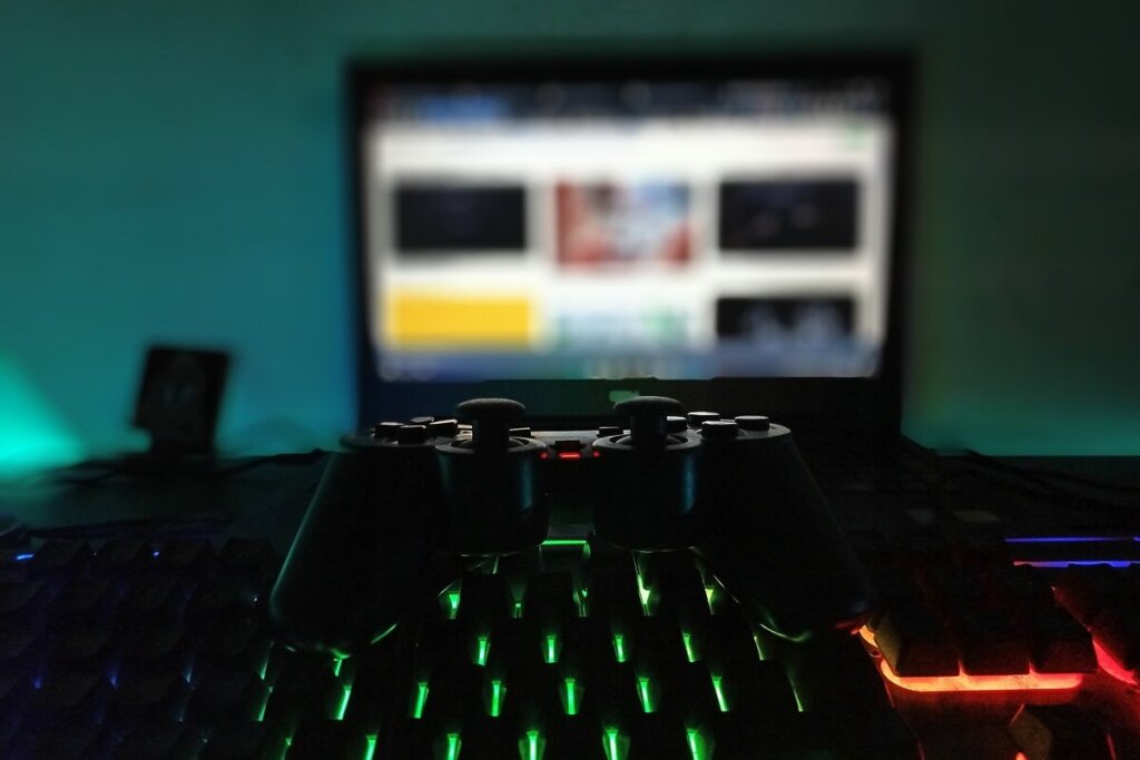 プロゲーマーになるにはどうしたらいいか？←現実的な方法を解説【高校生OK】｜macoblog